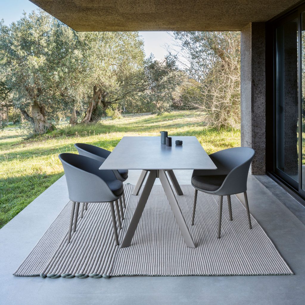 Mesa Atrivm rectangular exterior - Möbler